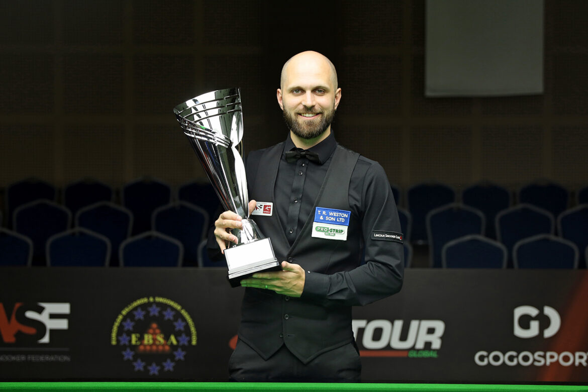 Nuessle, Hallworth and Highfield Secure World Snooker Tour Cards ...